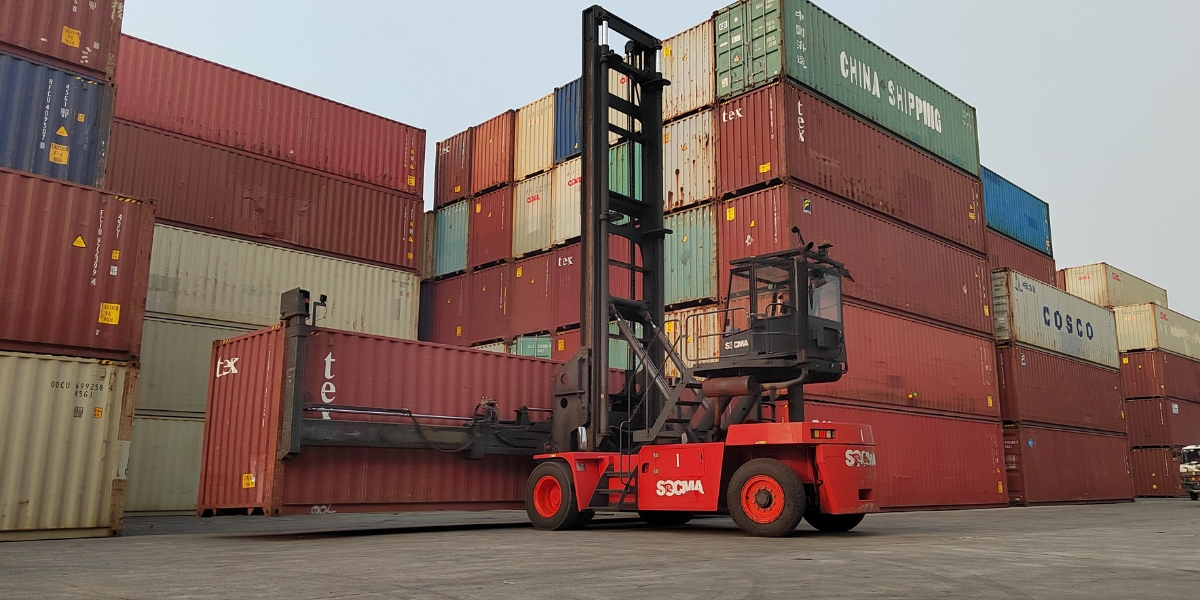 SOCMA Empty Container Handler | Powering Global Logistics